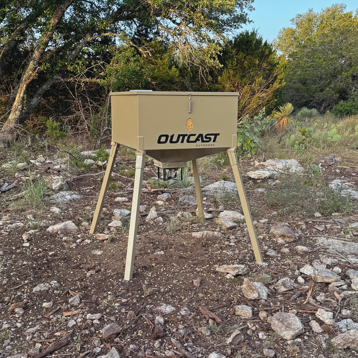 Outcast 350 lb. Corn Feeder – Fair Game Group